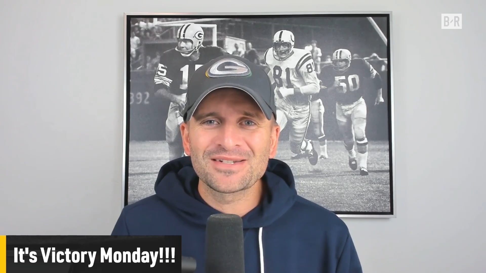 Aaron Rodgers: WWE Heavyweight Championship Belt Makes Its Way to Super ...